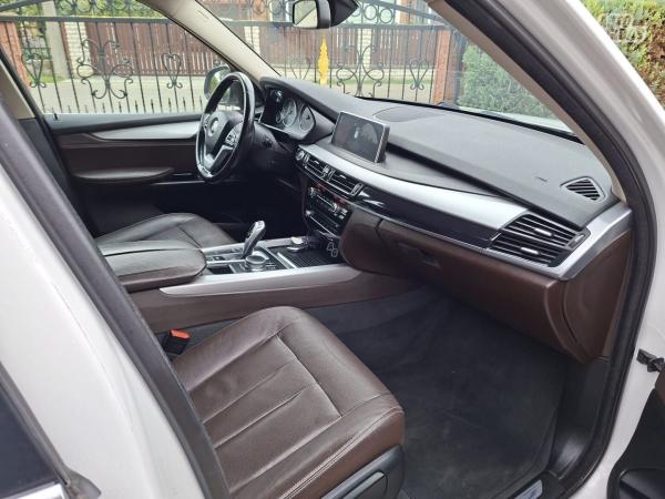White BMW X5 2017 in Kaunas, with an engine capacity of 2.00 L and mileage of 349 thousand km for 13400 €, photo 11 on AUTOMOTO.COM.LV