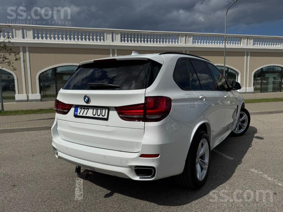 White BMW X5 2018 in Riga, with an engine capacity of 3.00 L and mileage of 186 thousand km for 24900 €, photo 6 on AUTOMOTO.COM.LV