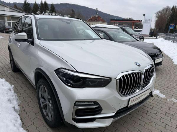 Balts BMW X5 2018 Kauņa, ar dzinēja tilpumu 2.99 L un nobraukumu 175 tūkst. km par 35500 €, foto 1 vietnē AUTOMOTO.COM.LV
