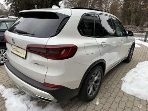 White BMW X5 2018 in Kaunas, with an engine capacity of 2.99 L and mileage of 175 thousand km for 35500 €, photo 2 on AUTOMOTO.COM.LV