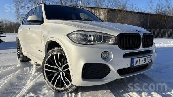White BMW X5 2018 in Bauska, with an engine capacity of 3.00 L and mileage of 120 thousand km for 29990 €, photo 6 on AUTOMOTO.COM.LV