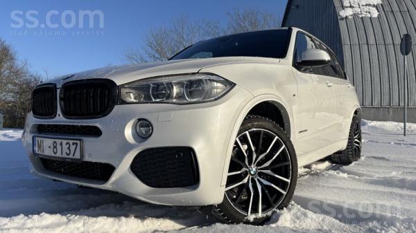 White BMW X5 2018 in Bauska, with an engine capacity of 3.00 L and mileage of 120 thousand km for 29990 €, photo 8 on AUTOMOTO.COM.LV