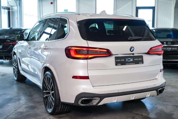 Balts BMW X5 2018 Marijampole, ar dzinēja tilpumu 3.00 L un nobraukumu 275 tūkst. km par 36950 €, foto 9 vietnē AUTOMOTO.COM.LV