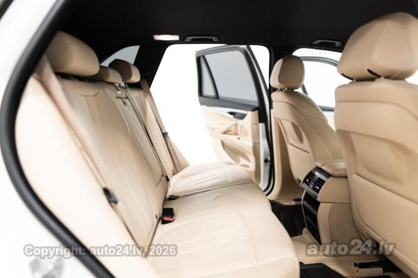 Balts BMW X5 2018 Tallina, ar dzinēja tilpumu 3.00 L un nobraukumu 142 tūkst. km par 32900 €, foto 9 vietnē AUTOMOTO.COM.LV