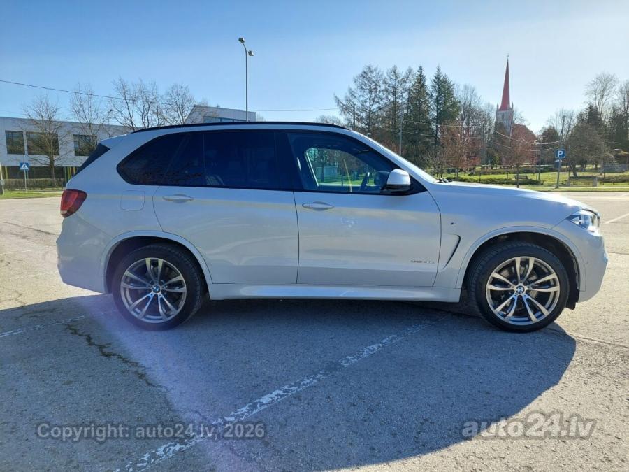 White BMW X5 2018 in Tallinn, with an engine capacity of 3.00 L and mileage of 147 thousand km for 31700 €, photo 4 on AUTOMOTO.COM.LV