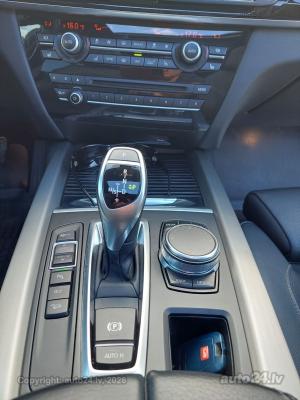 White BMW X5 2018 in Tallinn, with an engine capacity of 3.00 L and mileage of 147 thousand km for 31700 €, photo 14 on AUTOMOTO.COM.LV