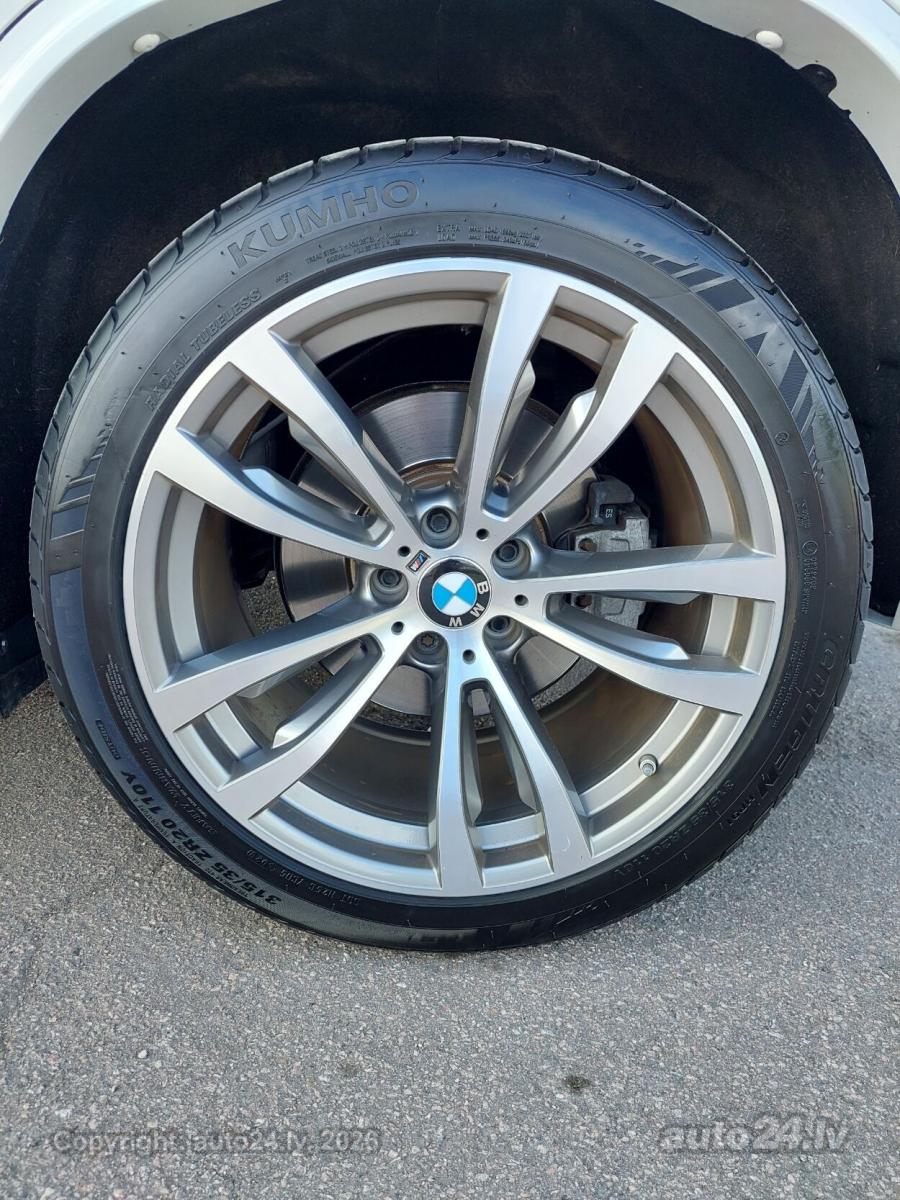 White BMW X5 2018 in Tallinn, with an engine capacity of 3.00 L and mileage of 147 thousand km for 31700 €, photo 19 on AUTOMOTO.COM.LV