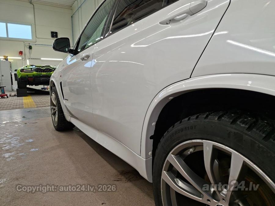 White BMW X5 2018 in Tallinn, with an engine capacity of 3.00 L and mileage of 147 thousand km for 31700 €, photo 25 on AUTOMOTO.COM.LV