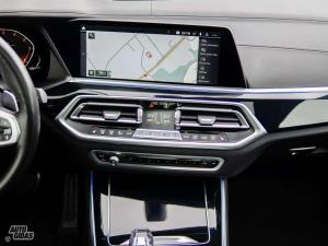 White BMW X5 2018 in Marijampole, with an engine capacity of 3.00 L and mileage of 275 thousand km for 35950 €, photo 22 on AUTOMOTO.COM.LV
