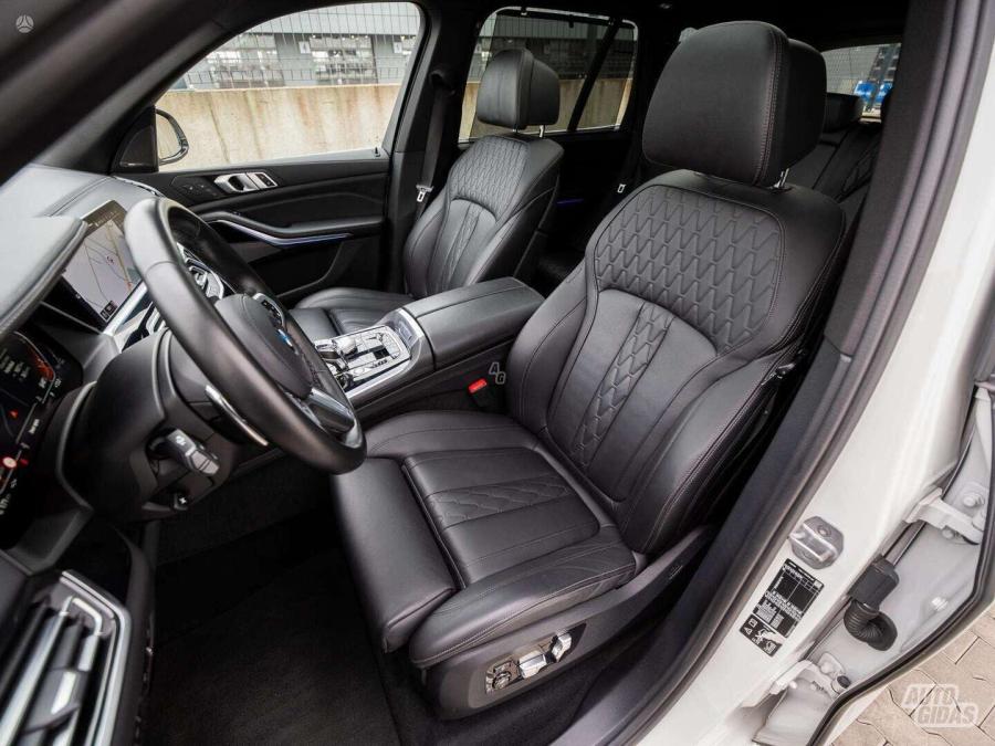 White BMW X5 2018 in Marijampole, with an engine capacity of 3.00 L and mileage of 275 thousand km for 35950 €, photo 26 on AUTOMOTO.COM.LV