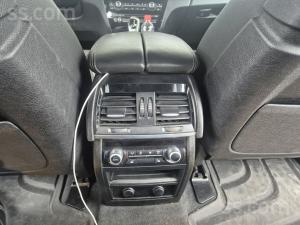 White BMW X5 2018 in Riga, with an engine capacity of 2.00 L and mileage of 179 thousand km for 24999 €, photo 4 on AUTOMOTO.COM.LV