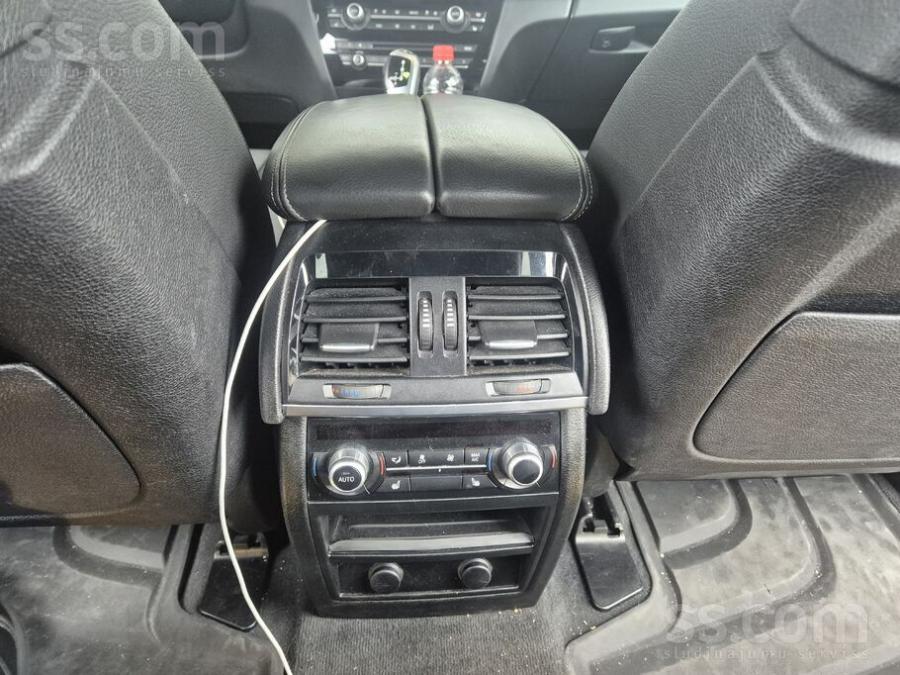 White BMW X5 2018 in Riga, with an engine capacity of 2.00 L and mileage of 179 thousand km for 24999 €, photo 4 on AUTOMOTO.COM.LV