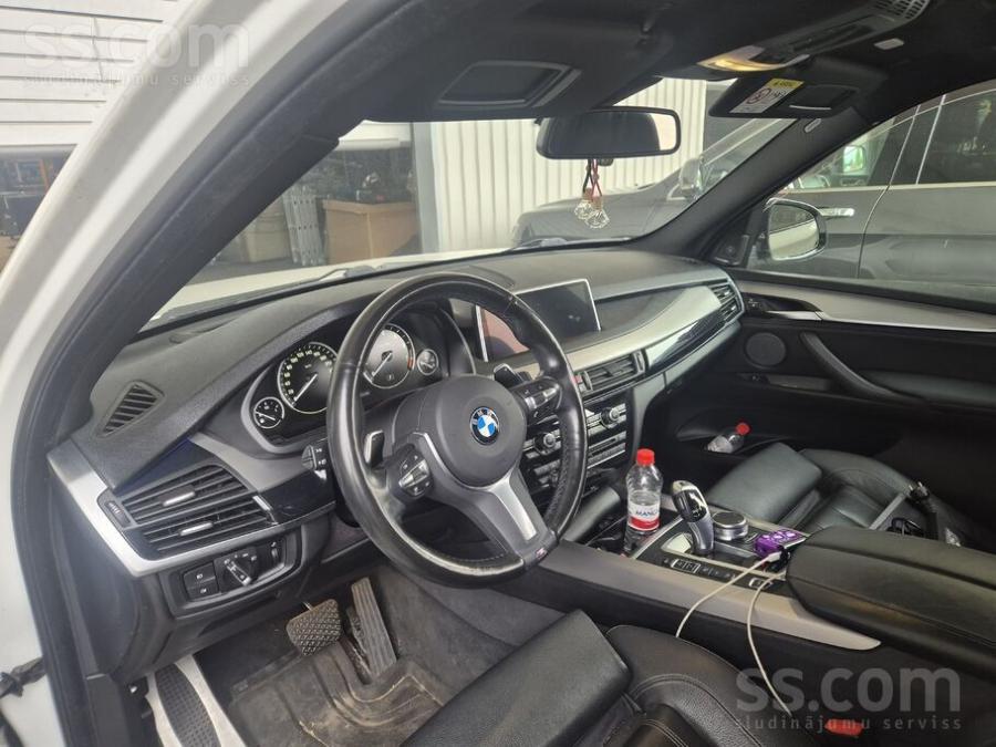 White BMW X5 2018 in Riga, with an engine capacity of 2.00 L and mileage of 179 thousand km for 24999 €, photo 7 on AUTOMOTO.COM.LV