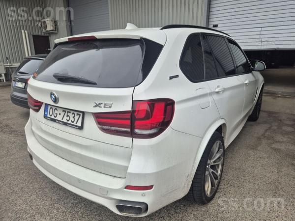White BMW X5 2018 in Riga, with an engine capacity of 2.00 L and mileage of 179 thousand km for 24999 €, photo 9 on AUTOMOTO.COM.LV