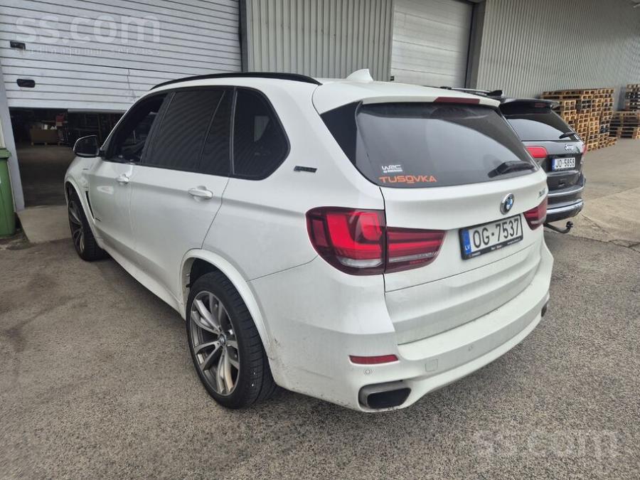 White BMW X5 2018 in Riga, with an engine capacity of 2.00 L and mileage of 179 thousand km for 24999 €, photo 11 on AUTOMOTO.COM.LV