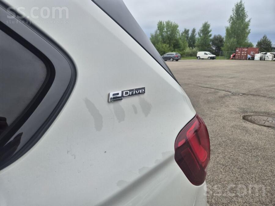 White BMW X5 2018 in Riga, with an engine capacity of 2.00 L and mileage of 179 thousand km for 24999 €, photo 12 on AUTOMOTO.COM.LV