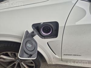 White BMW X5 2018 in Riga, with an engine capacity of 2.00 L and mileage of 179 thousand km for 24999 €, photo 13 on AUTOMOTO.COM.LV