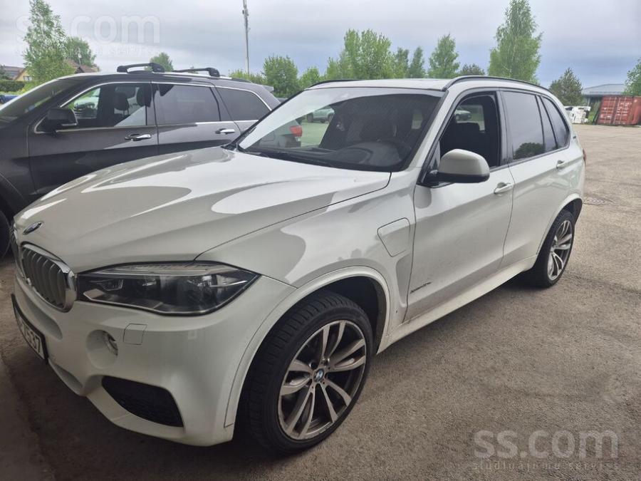 White BMW X5 2018 in Riga, with an engine capacity of 2.00 L and mileage of 179 thousand km for 24999 €, photo 14 on AUTOMOTO.COM.LV