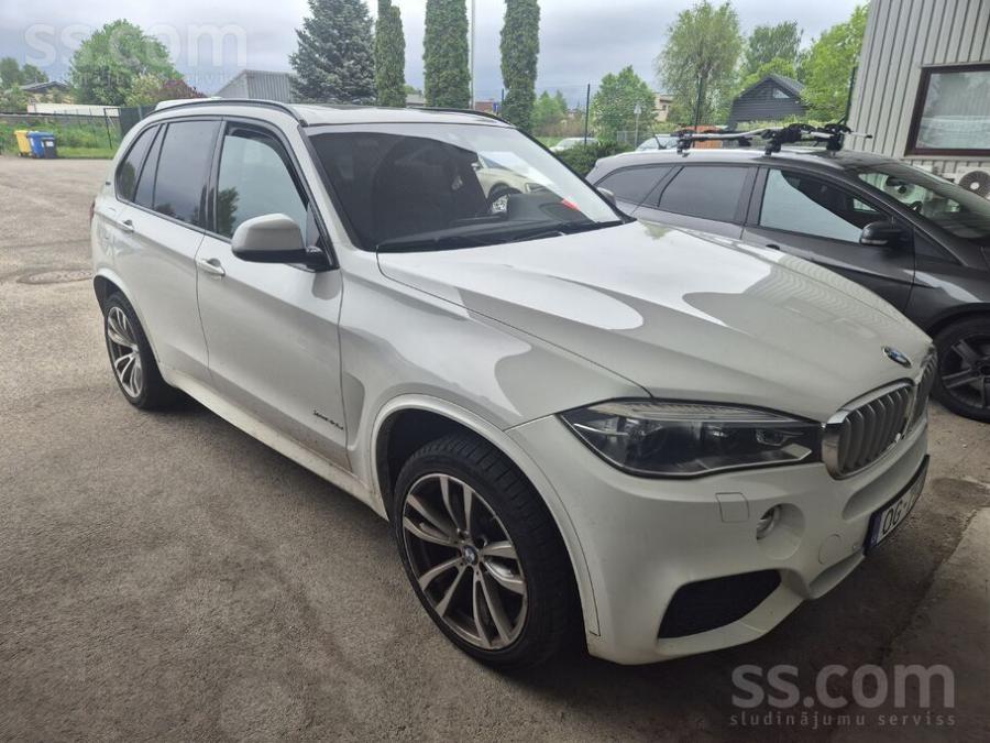 White BMW X5 2018 in Riga, with an engine capacity of 2.00 L and mileage of 179 thousand km for 24999 €, photo 15 on AUTOMOTO.COM.LV
