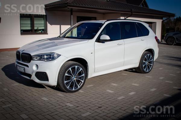 White BMW X5 2018 in Jekabpils, with an engine capacity of 3.00 L and mileage of 124 thousand km for 28000 €, photo 3 on AUTOMOTO.COM.LV
