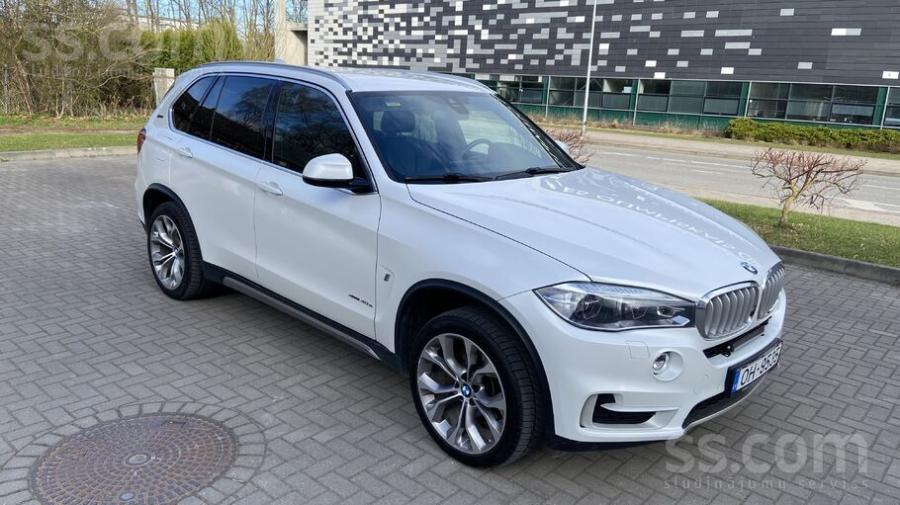White BMW X5 2018 in Jelgava, with an engine capacity of 2.00 L and mileage of 179 thousand km for 20950 €, photo 5 on AUTOMOTO.COM.LV
