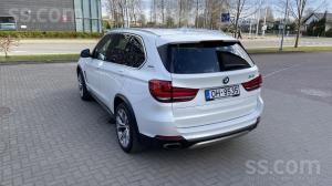 White BMW X5 2018 in Jelgava, with an engine capacity of 2.00 L and mileage of 179 thousand km for 20950 €, photo 8 on AUTOMOTO.COM.LV