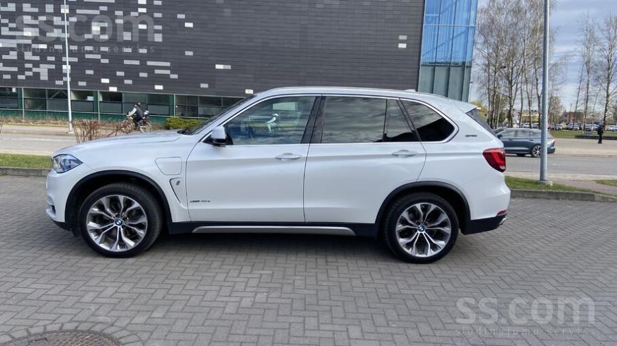 White BMW X5 2018 in Jelgava, with an engine capacity of 2.00 L and mileage of 179 thousand km for 20950 €, photo 13 on AUTOMOTO.COM.LV