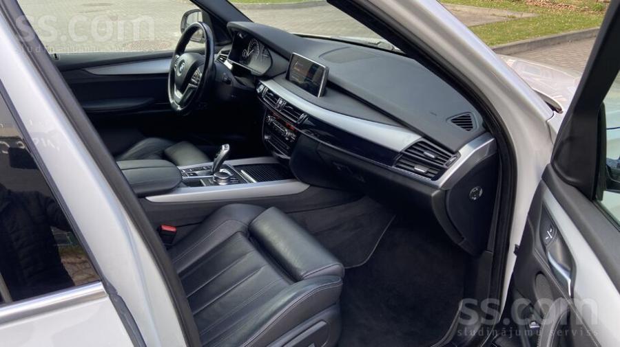 White BMW X5 2018 in Jelgava, with an engine capacity of 2.00 L and mileage of 179 thousand km for 20950 €, photo 19 on AUTOMOTO.COM.LV