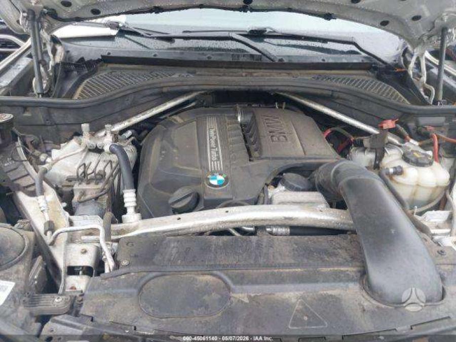 White BMW X5 2018 in Klaipeda, with an engine capacity of 0.00 L and mileage of 125 thousand km for 8200 €, photo 11 on AUTOMOTO.COM.LV