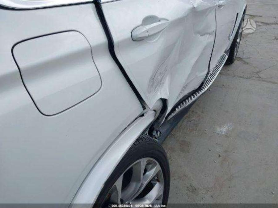 Balts BMW X5 2018 Klaipėda, ar dzinēja tilpumu 2.98 L un nobraukumu 122 tūkst. km par 13000 €, foto 18 vietnē AUTOMOTO.COM.LV