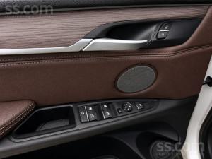 Белый БМВ Х5 2018 в Рига, объемом двигателя 3.00 л и пробегом 132 тыс. км за 24000 €, фото 13 на AUTOMOTO.COM.LV