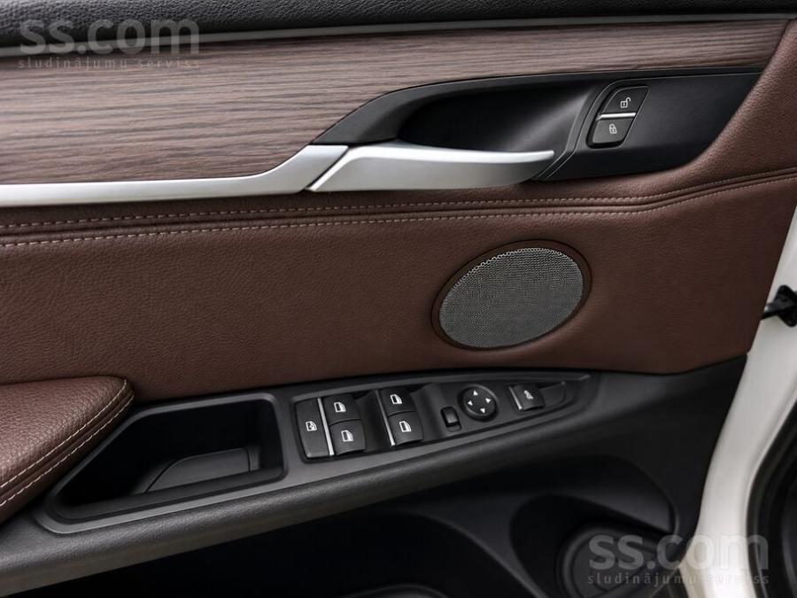 Белый БМВ Х5 2018 в Рига, объемом двигателя 3.00 л и пробегом 132 тыс. км за 24000 €, фото 13 на AUTOMOTO.COM.LV