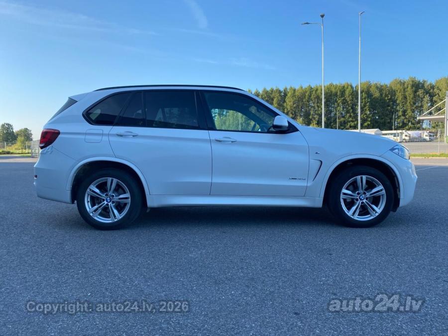 Balts BMW X5 2018 Tallina, ar dzinēja tilpumu 3.00 L un nobraukumu 248 tūkst. km par 26800 €, foto 4 vietnē AUTOMOTO.COM.LV