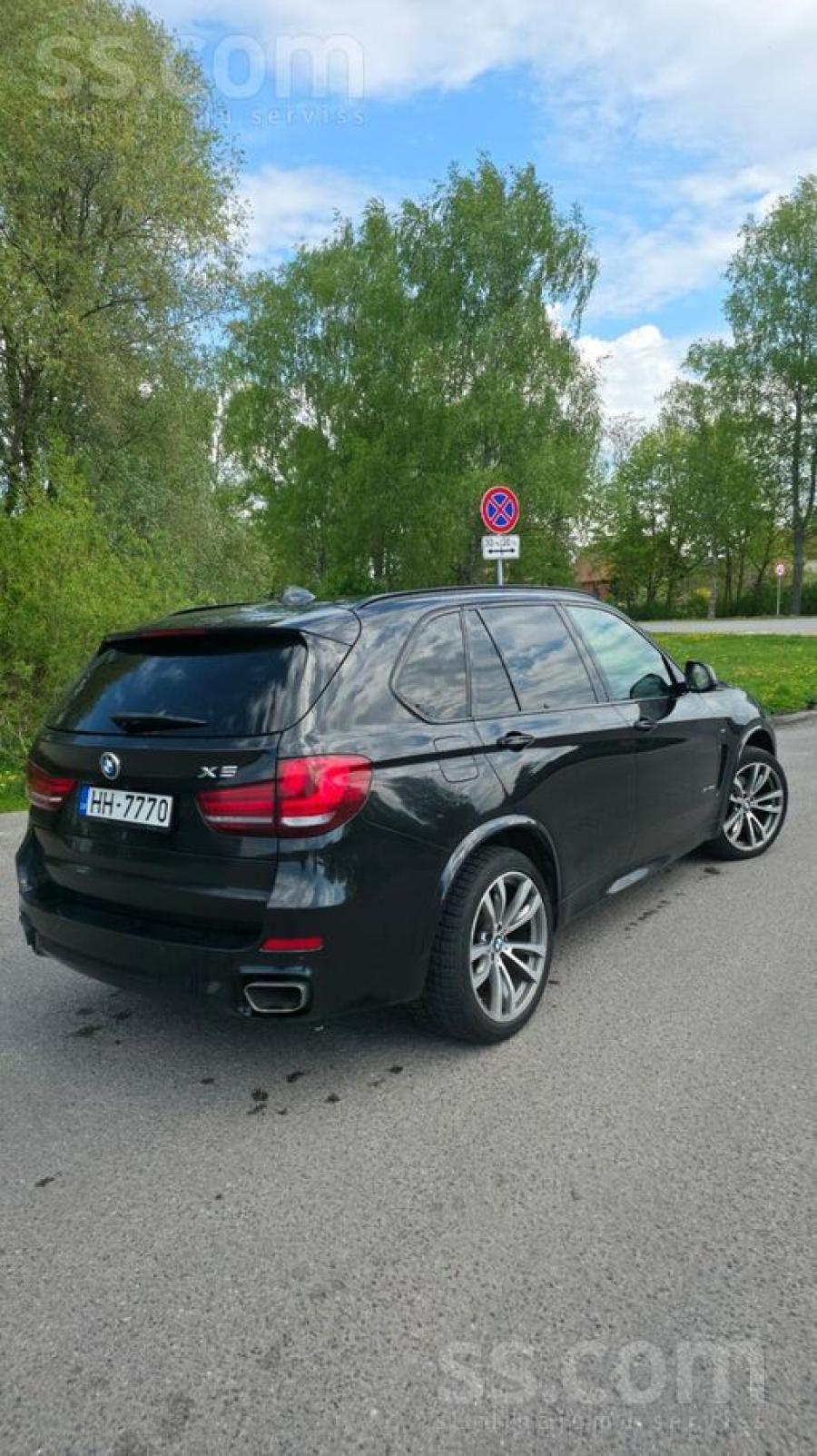 White BMW X5 2018 in Riga, with an engine capacity of 3.00 L and mileage of 202 thousand km for 24200 €, photo 3 on AUTOMOTO.COM.LV