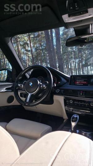 White BMW X5 2018 in Riga, with an engine capacity of 3.00 L and mileage of 202 thousand km for 24200 €, photo 5 on AUTOMOTO.COM.LV
