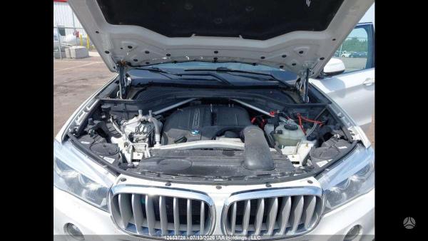 BMW X5 2018 in Klaipeda on AUTOMOTO.COM.LV White BMW X5 2018 in Klaipeda, with an engine capacity of 3.00 L and mileage of 149 thousand km for 14100 €, photo 9 on AUTOMOTO.COM.LV