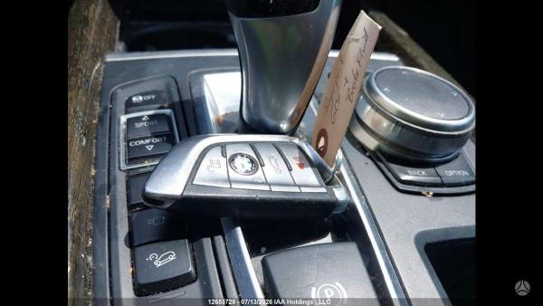 BMW X5 2018 in Klaipeda on AUTOMOTO.COM.LV White BMW X5 2018 in Klaipeda, with an engine capacity of 3.00 L and mileage of 149 thousand km for 14100 €, photo 10 on AUTOMOTO.COM.LV