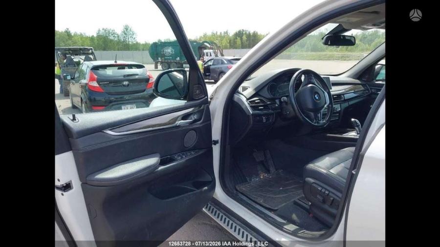 White BMW X5 2018 in Klaipeda, with an engine capacity of 3.00 L and mileage of 149 thousand km for 14100 €, photo 15 on AUTOMOTO.COM.LV