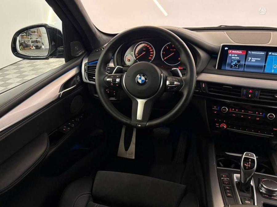 Balts BMW X5 2018 Marijampole, ar dzinēja tilpumu 2.99 L un nobraukumu 190 tūkst. km par 25999 €, foto 24 vietnē AUTOMOTO.COM.LV