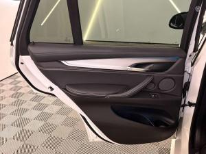 Balts BMW X5 2018 Marijampole, ar dzinēja tilpumu 2.99 L un nobraukumu 190 tūkst. km par 25999 €, foto 26 vietnē AUTOMOTO.COM.LV