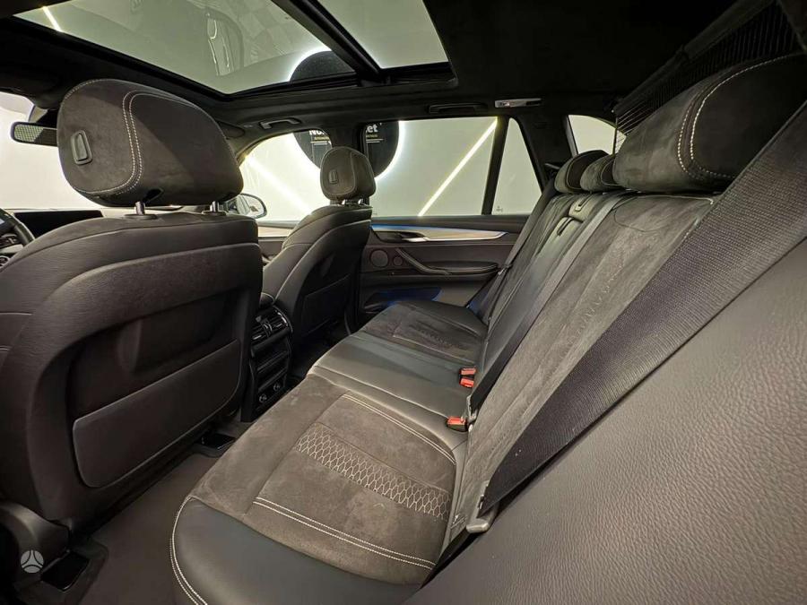 Balts BMW X5 2018 Marijampole, ar dzinēja tilpumu 2.99 L un nobraukumu 190 tūkst. km par 25999 €, foto 27 vietnē AUTOMOTO.COM.LV