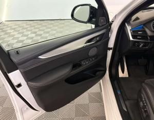 Balts BMW X5 2018 Marijampole, ar dzinēja tilpumu 2.99 L un nobraukumu 190 tūkst. km par 25999 €, foto 31 vietnē AUTOMOTO.COM.LV