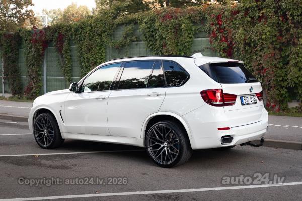 BMW X5 2018 in Tartu on AUTOMOTO.COM.LV White BMW X5 2018 in Tartu, with an engine capacity of 3.00 L and mileage of 159 thousand km for 28490 €, photo 5 on AUTOMOTO.COM.LV