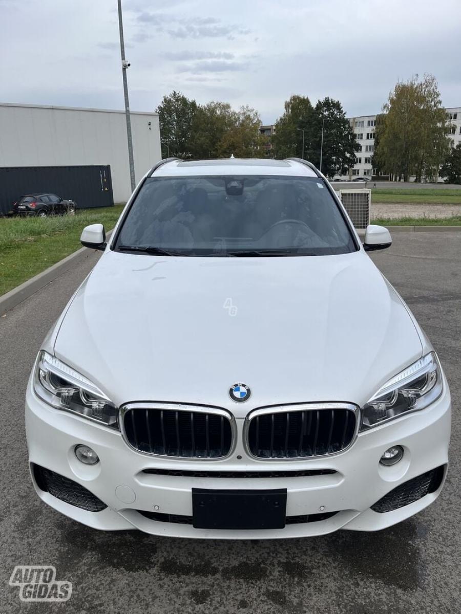 White BMW X5 2018 in Alytus, with an engine capacity of 3.00 L and mileage of 119 thousand km for 18700 €, photo 3 on AUTOMOTO.COM.LV