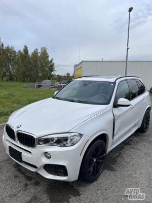 White BMW X5 2018 in Alytus, with an engine capacity of 3.00 L and mileage of 119 thousand km for 18700 €, photo 4 on AUTOMOTO.COM.LV