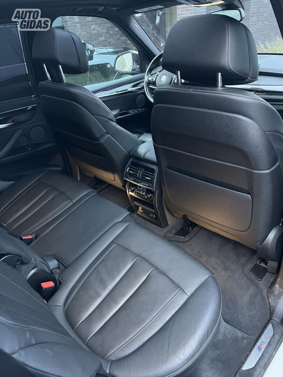 White BMW X5 2018 in Alytus, with an engine capacity of 3.00 L and mileage of 119 thousand km for 18700 €, photo 13 on AUTOMOTO.COM.LV