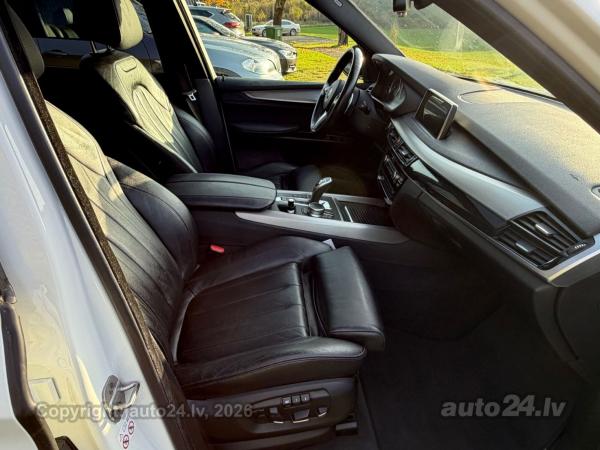 Balts BMW X5 2018 Tartu, ar dzinēja tilpumu 3.00 L un nobraukumu 209 tūkst. km par 25990 €, foto 9 vietnē AUTOMOTO.COM.LV