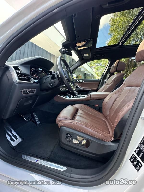 Balts BMW X5 2019 Tallina, ar dzinēja tilpumu 3.00 L un nobraukumu 105 tūkst. km par 54000 €, foto 11 vietnē AUTOMOTO.COM.LV