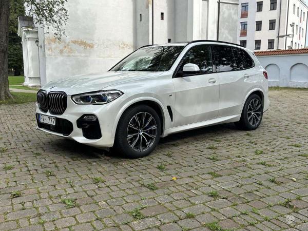 Balts BMW X5 2019 Jelgava, ar dzinēja tilpumu 2.99 L un nobraukumu 98 tūkst. km par 43500 €, foto 1 vietnē AUTOMOTO.COM.LV