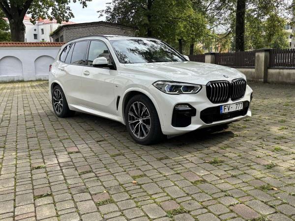 Balts BMW X5 2019 Jelgava, ar dzinēja tilpumu 2.99 L un nobraukumu 98 tūkst. km par 43500 €, foto 2 vietnē AUTOMOTO.COM.LV